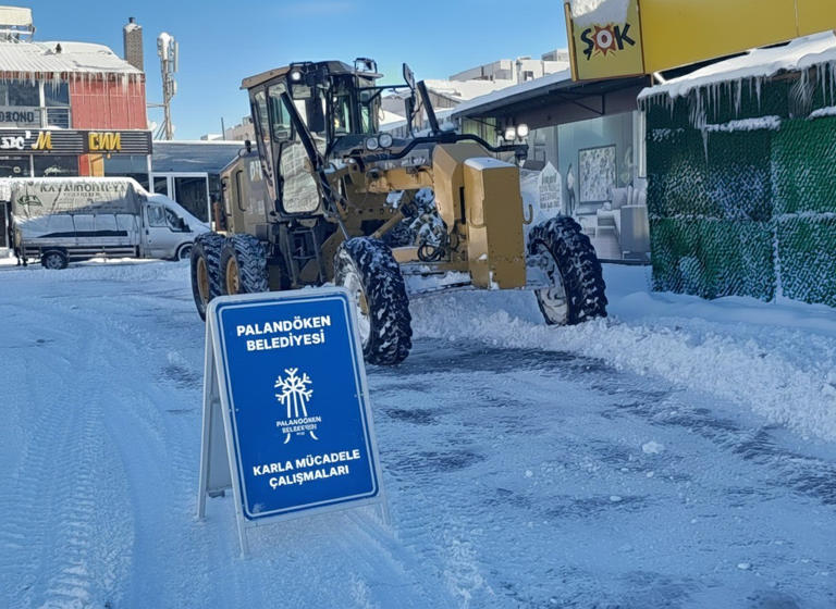 Palandöken Belediyesi karla mücadelede sahada