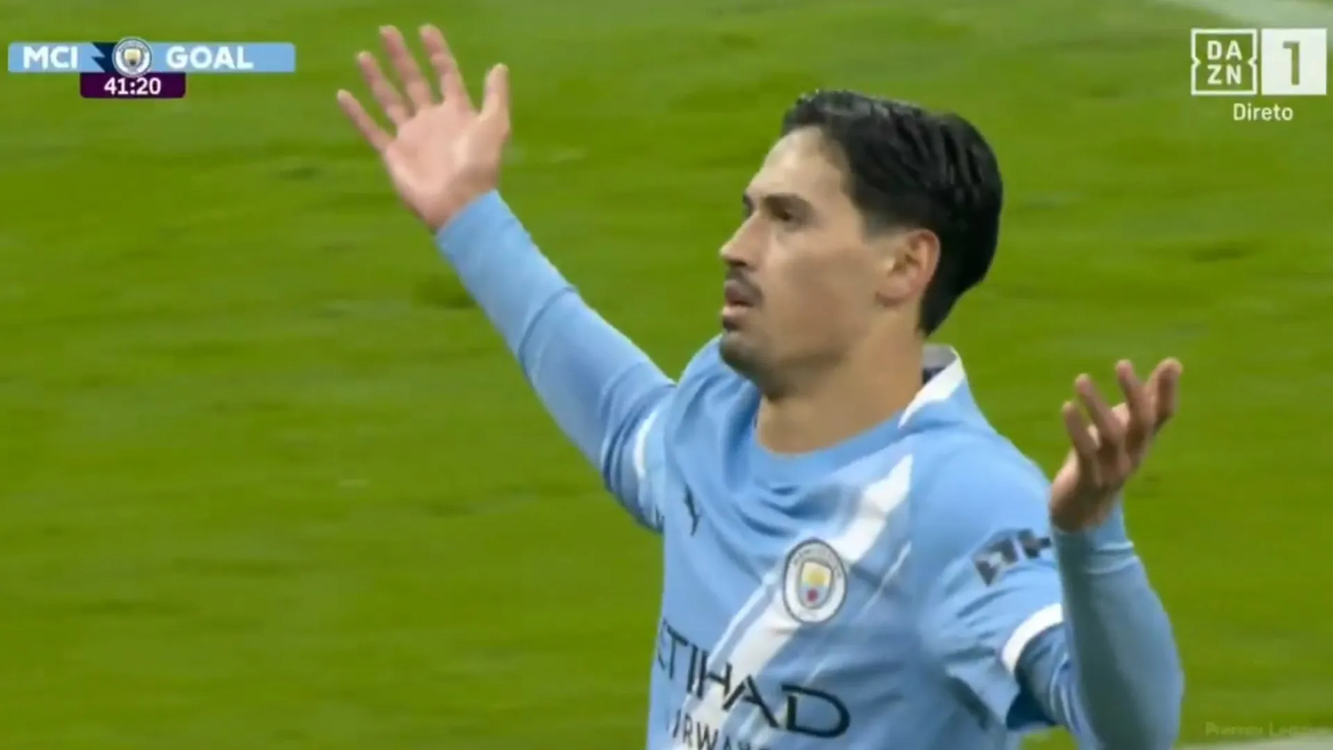 Reijnders fez magia na área do Chelsea e deixou City a vencer desta forma