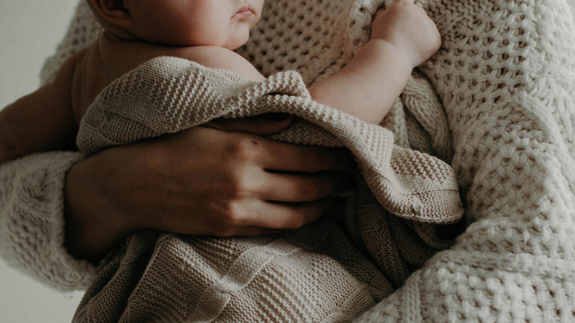 12 seconds to put a baby to sleep? This video is causing a stir