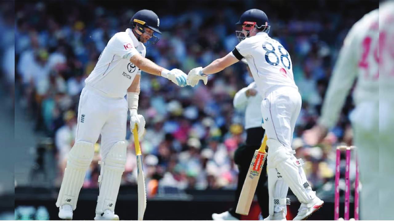 England 211-3 as bad light stops play in final Ashes test