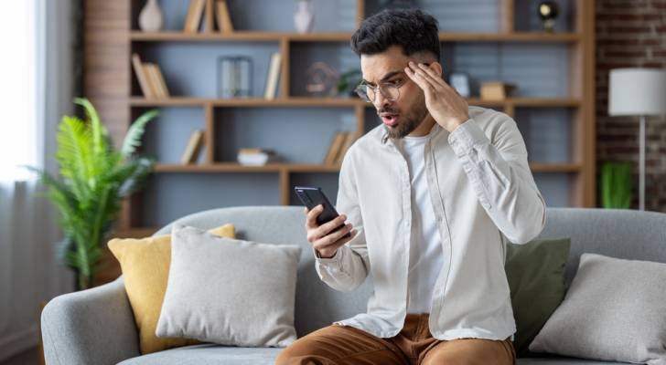 Robo vs. human advisors: Who builds you more wealth over time and what ...