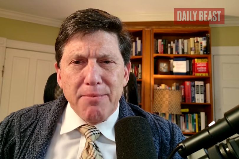 Psychologist says Trump's brain is his Achilles heel and claims ...