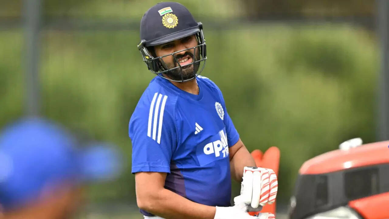 Viral incident: Fans misbehave with Rohit Sharma; Hitman responds — watch