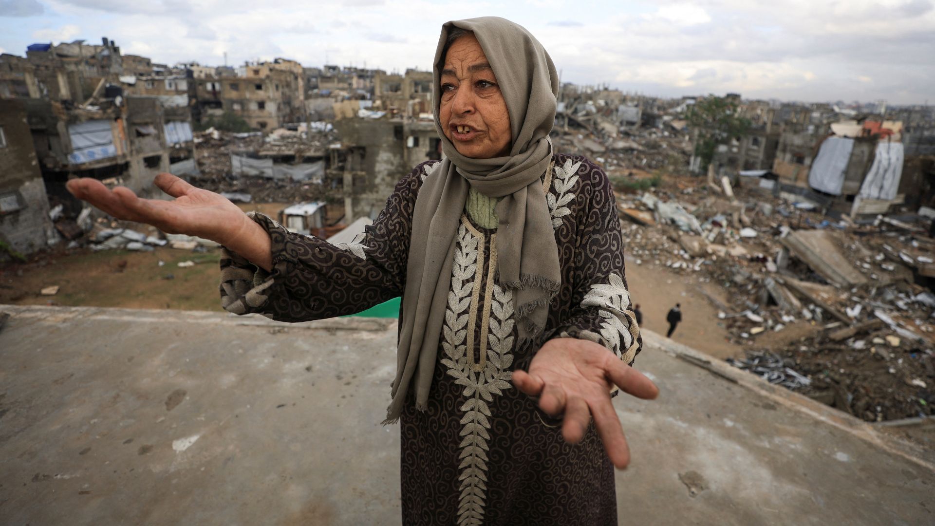 Palestinians 'squeezed' as Israel moves beyond 'yellow line' in Gaza City