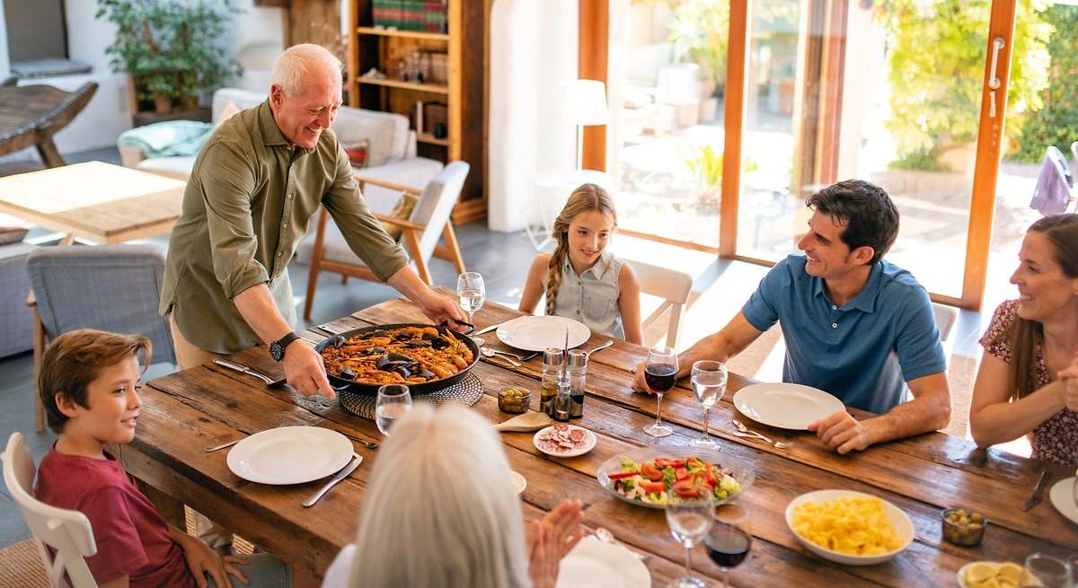 La psicología sugiere que las personas que empujan la silla debajo de ...