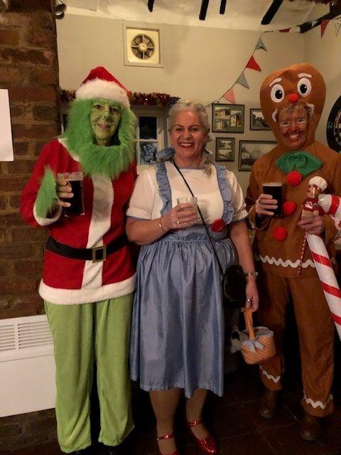 Marsworth: Festive fancy dress at the Red Lion as village welcomes the ...