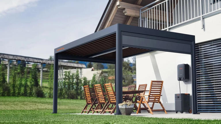 Jackery dévoile un robot solaire autonome et une pergola photovoltaïque