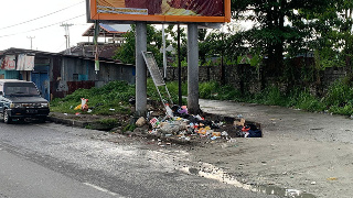 Pasca malam tahun baru, volume sampah di Mimika naik 100 ton