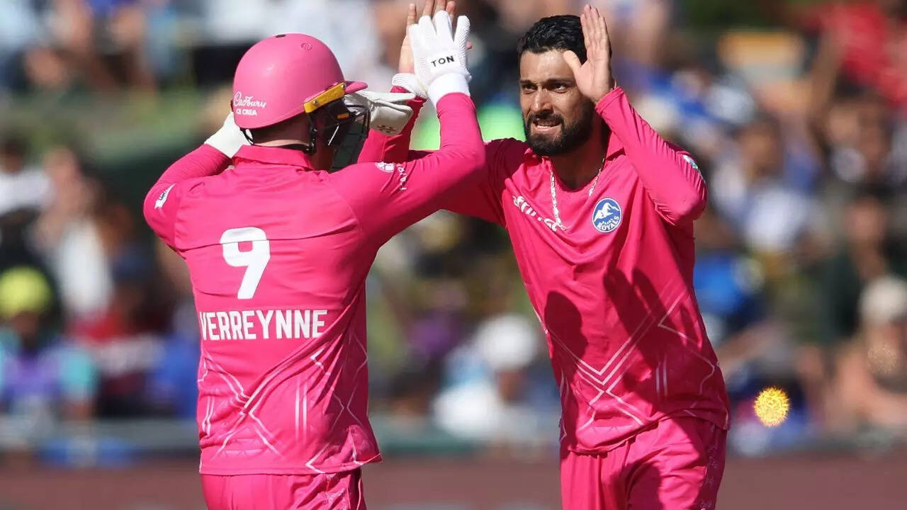 Sikandar Raza spins Paarl Royals to historic first win over MI Cape ...