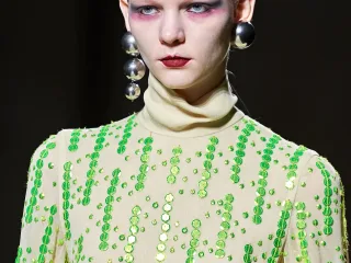 Ghost roots: Η εναλλακτική τάση στα μαλλιά που μετατρέπει τις ρίζες σε ...