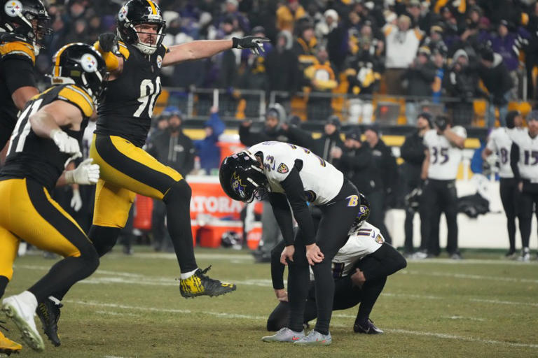 Steelers seize AFC North, fend off Ravens in classic showdown