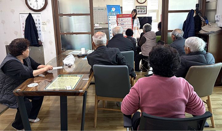 횡성군, 경로당 어르신들 찾아 '심뇌혈관·천식 교육'