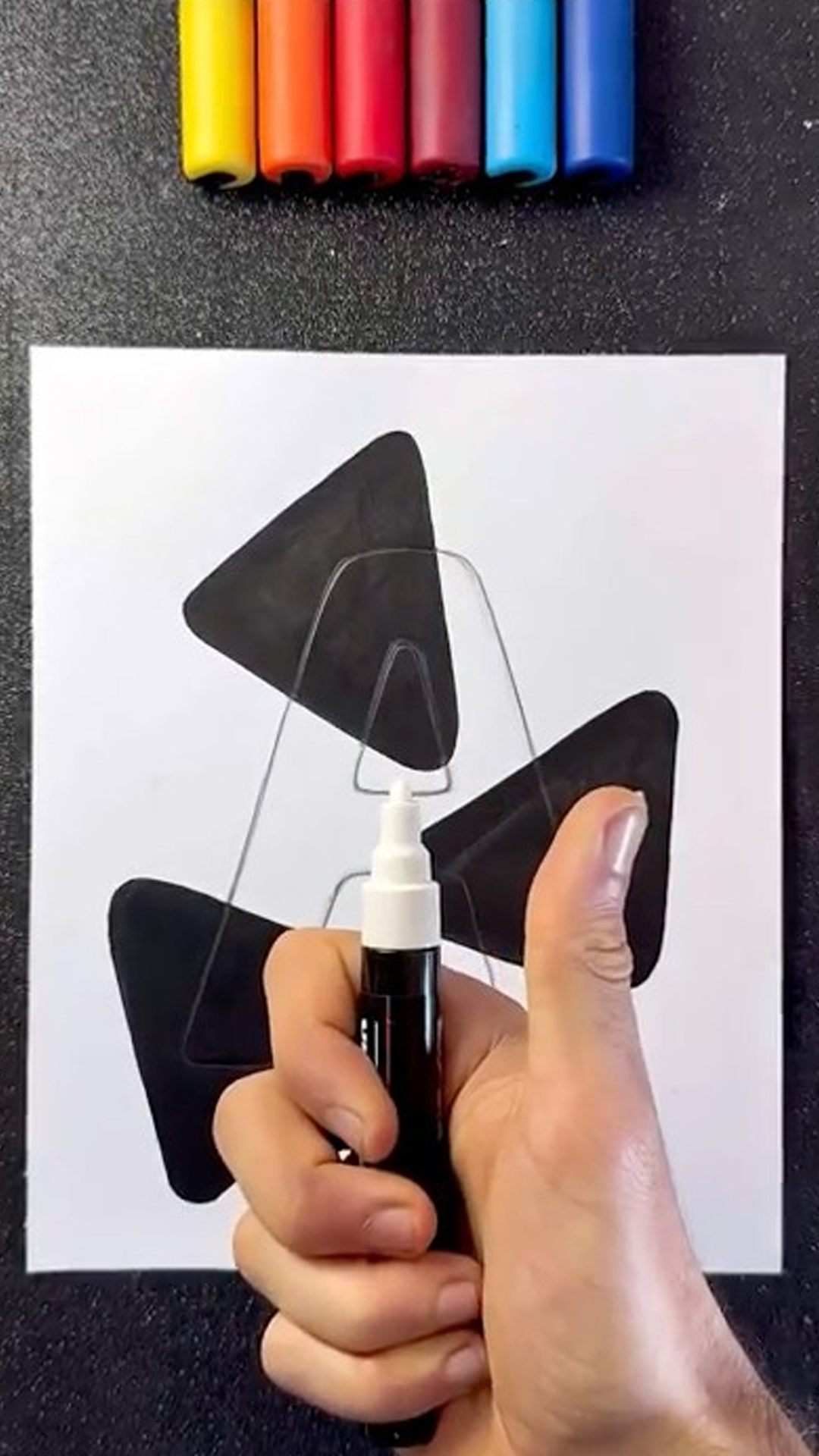 De letter A maken met glow-effect en primaire kleuren