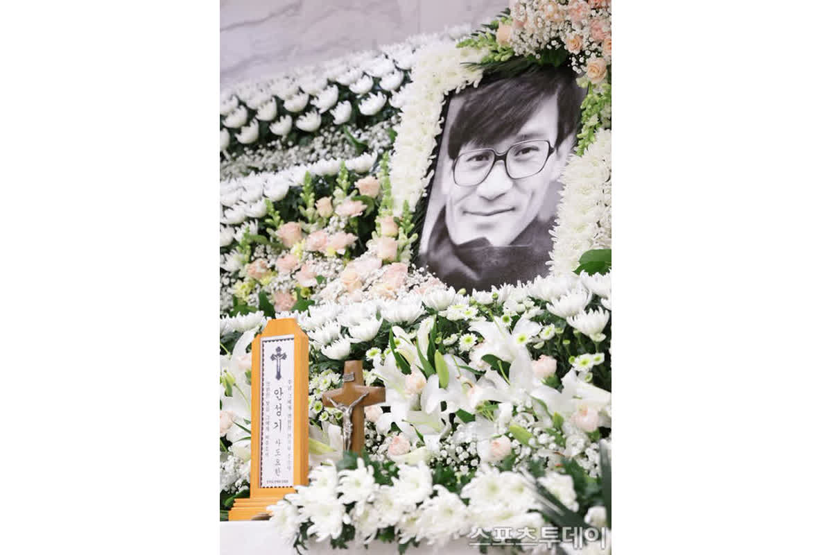 정부, '국민 배우' 故 안성기에 금관문화훈장 추서 "韓 영화에 헌신"