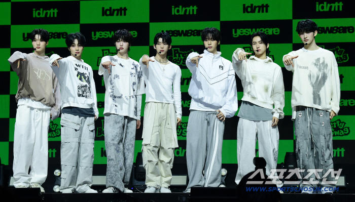 Identit's new song, expressing that I'm good...It's going to be a 3 line