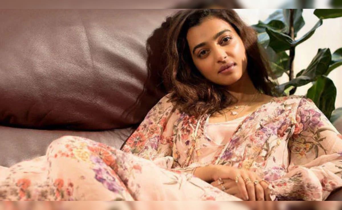 Radhika Apte calls out films for 'glorifying obsession, controlled ...