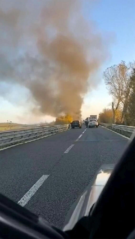 Chieti, assalto a portavalori lungo la A14 con chiodi e fumogeni