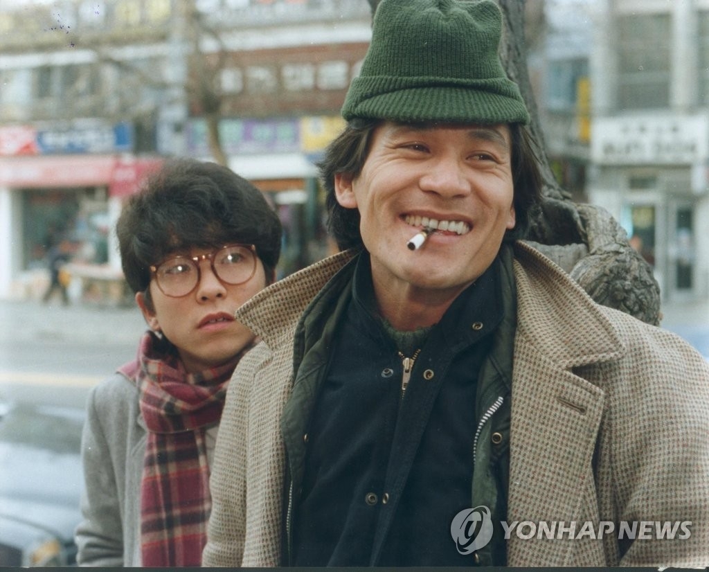 'Nation's actor' Ahn Sung-ki embodies decades of Korean cinema