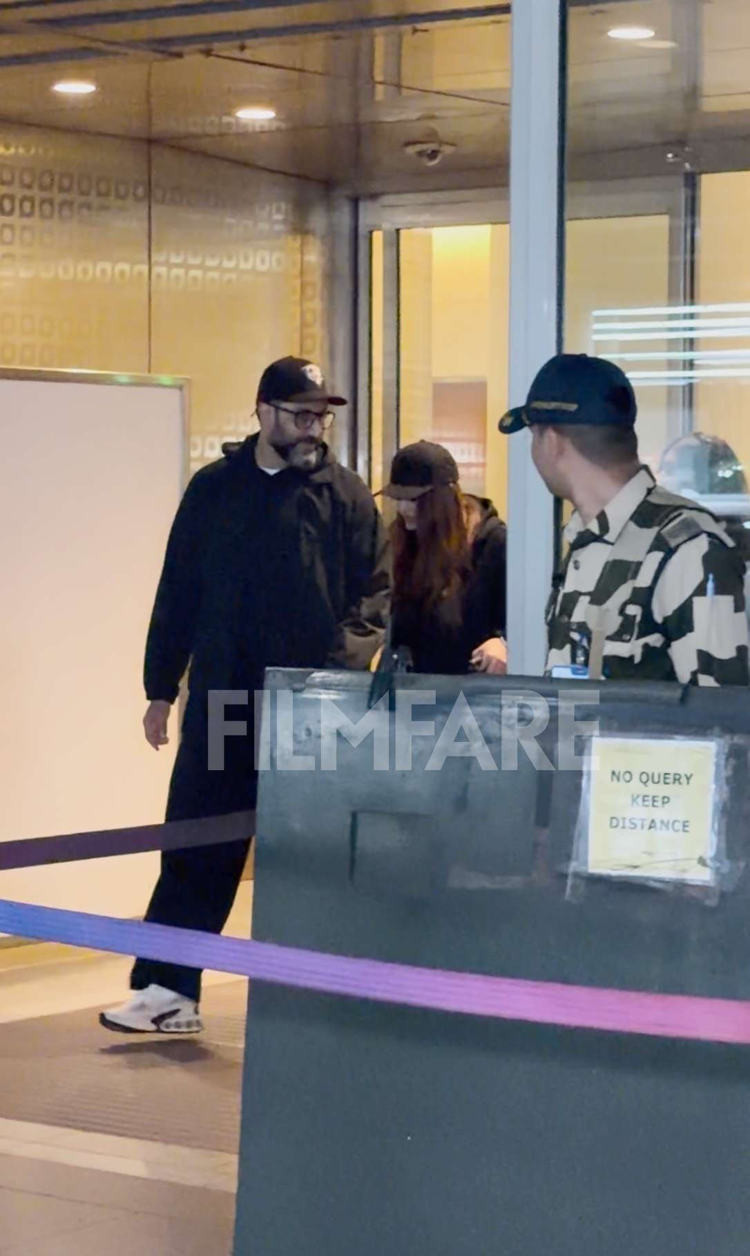 Photos: Abhishek, Aishwarya Rai & Aaradhya Bachchan return to city ...