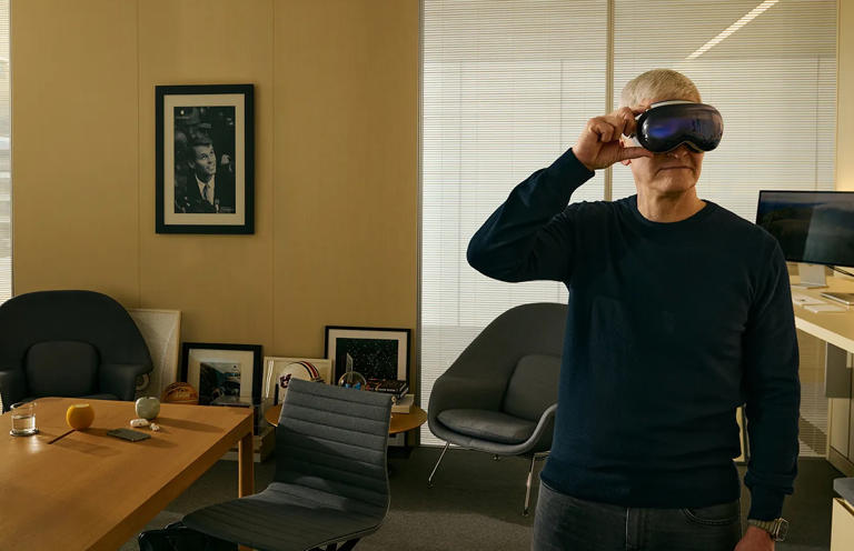 Apple's Vision Pro crisis goes from bad to worse