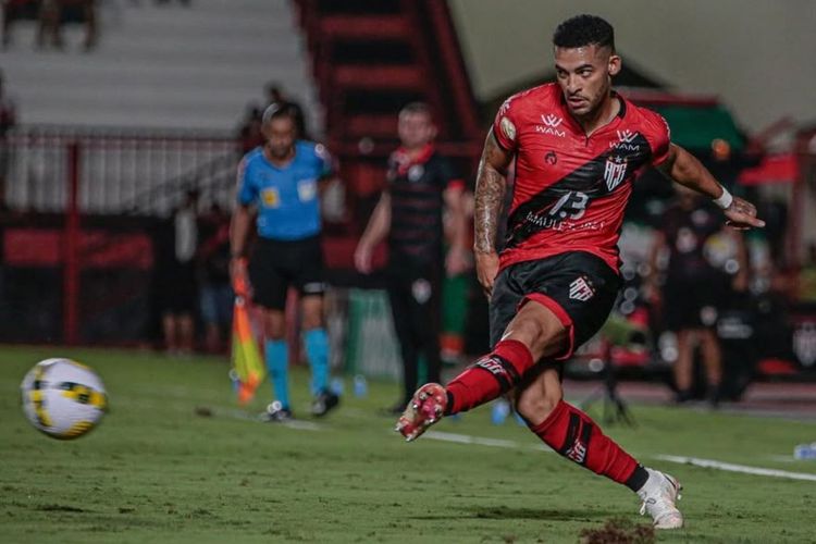 Puzzle bek kiri asing Bernardo Tavares di Persebaya mulai terbuka!