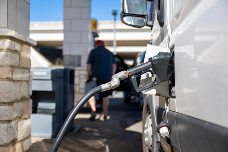 Oil prices fall as US capture of Venezuela’s Maduro raises questions ...