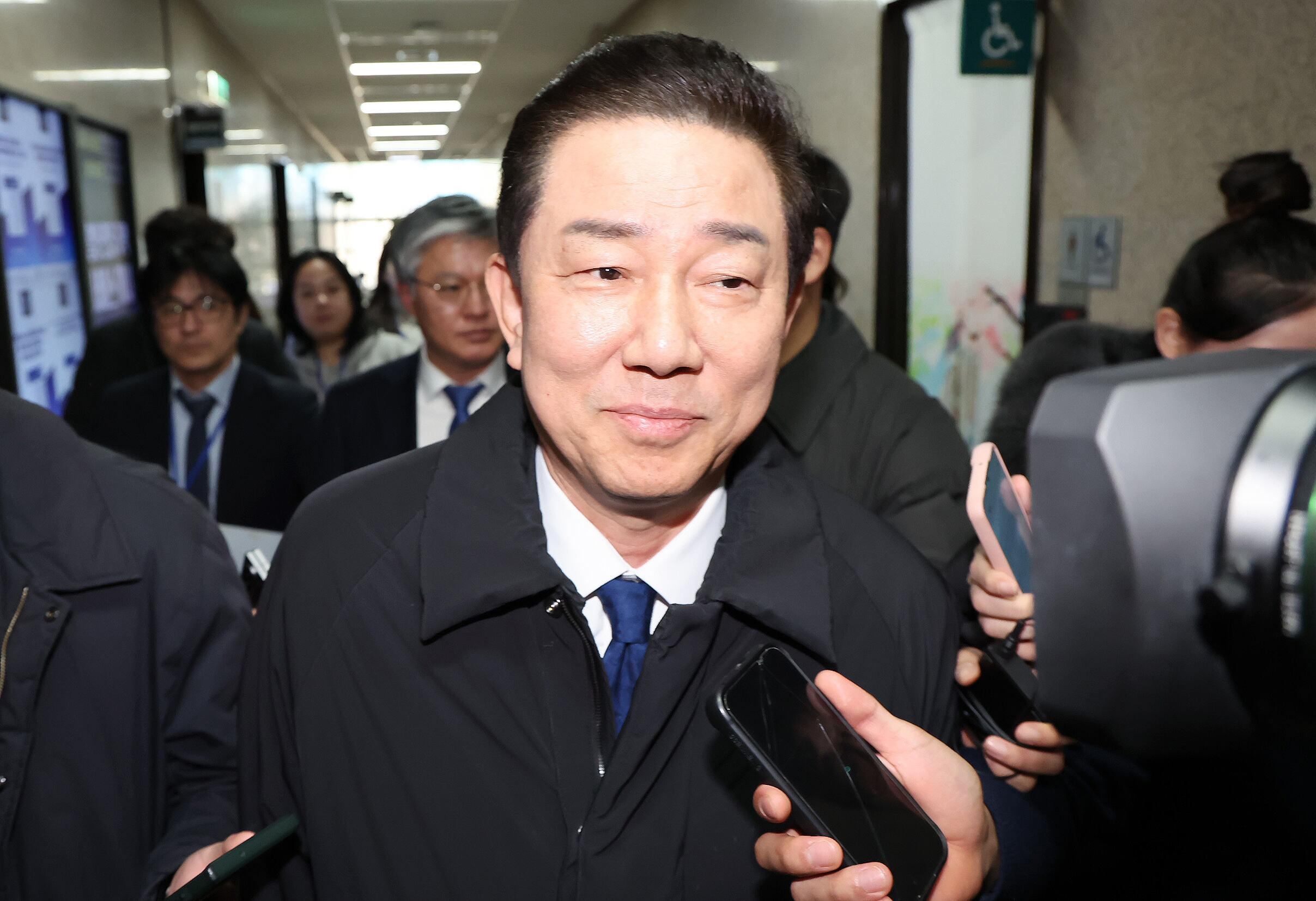 Democratic Party Rep. Kim Byung-kee accused of pressuring police on probe
