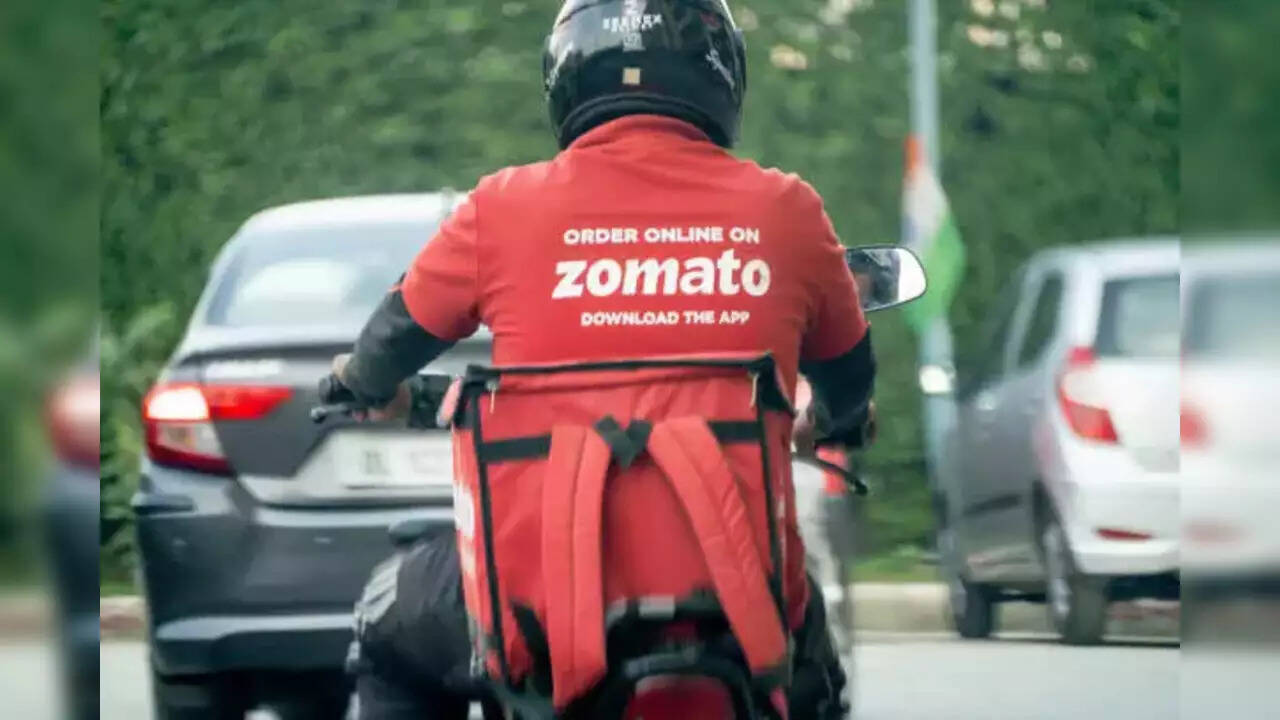 Deepinder Goyal explains why Zomato fires nearly 5,000 delivery agents ...