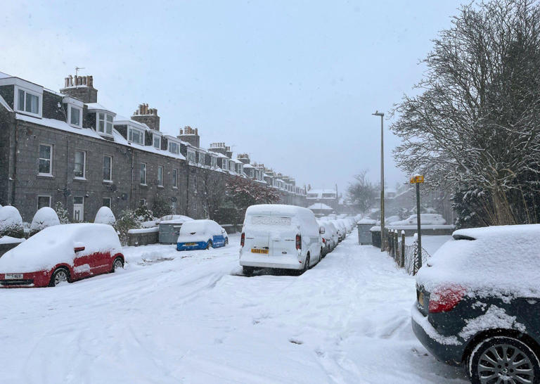 Met Office maps show snow and ice warnings as cold snap hits UK