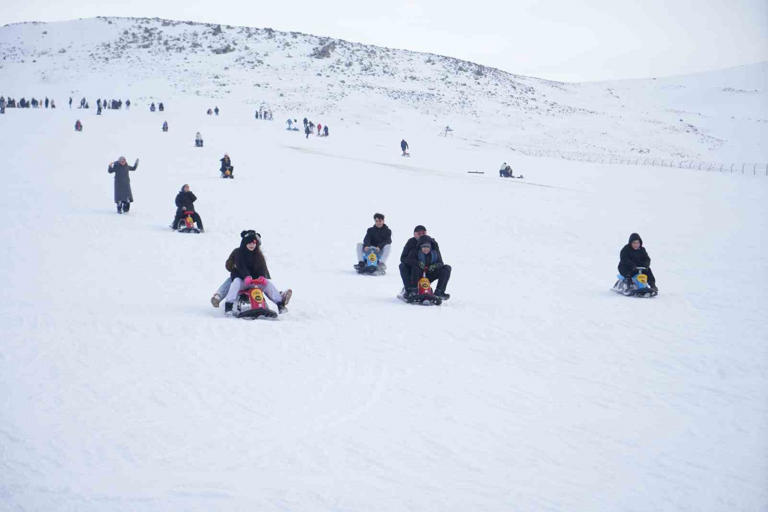 Kar keyfi Ketençimen Kayak Merkezi’nde yaşandı