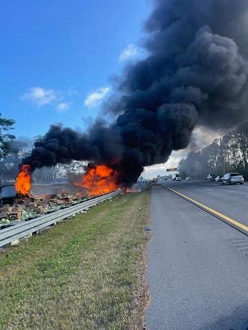 Fiery I-95 crash, produce spill causes major traffic delays in Florida