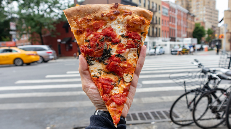How a slice relates to the subway: NYC's long-standing 'pizza principle ...