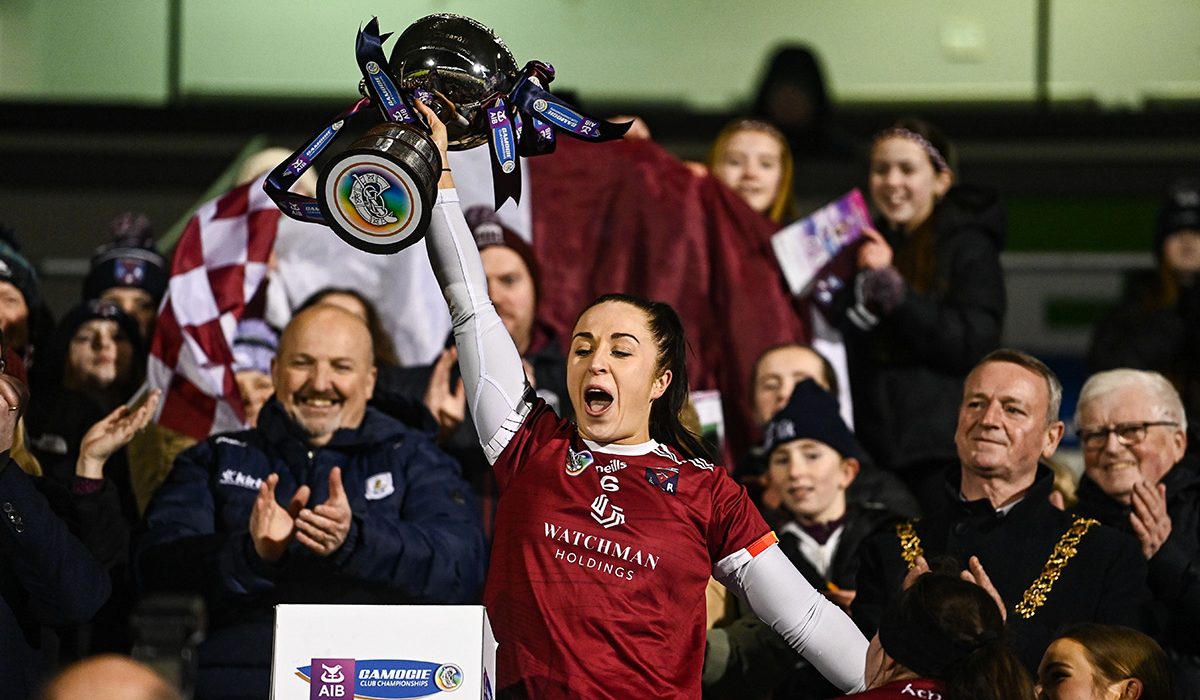 Social media users slam double standard as camogie players endure icy ...