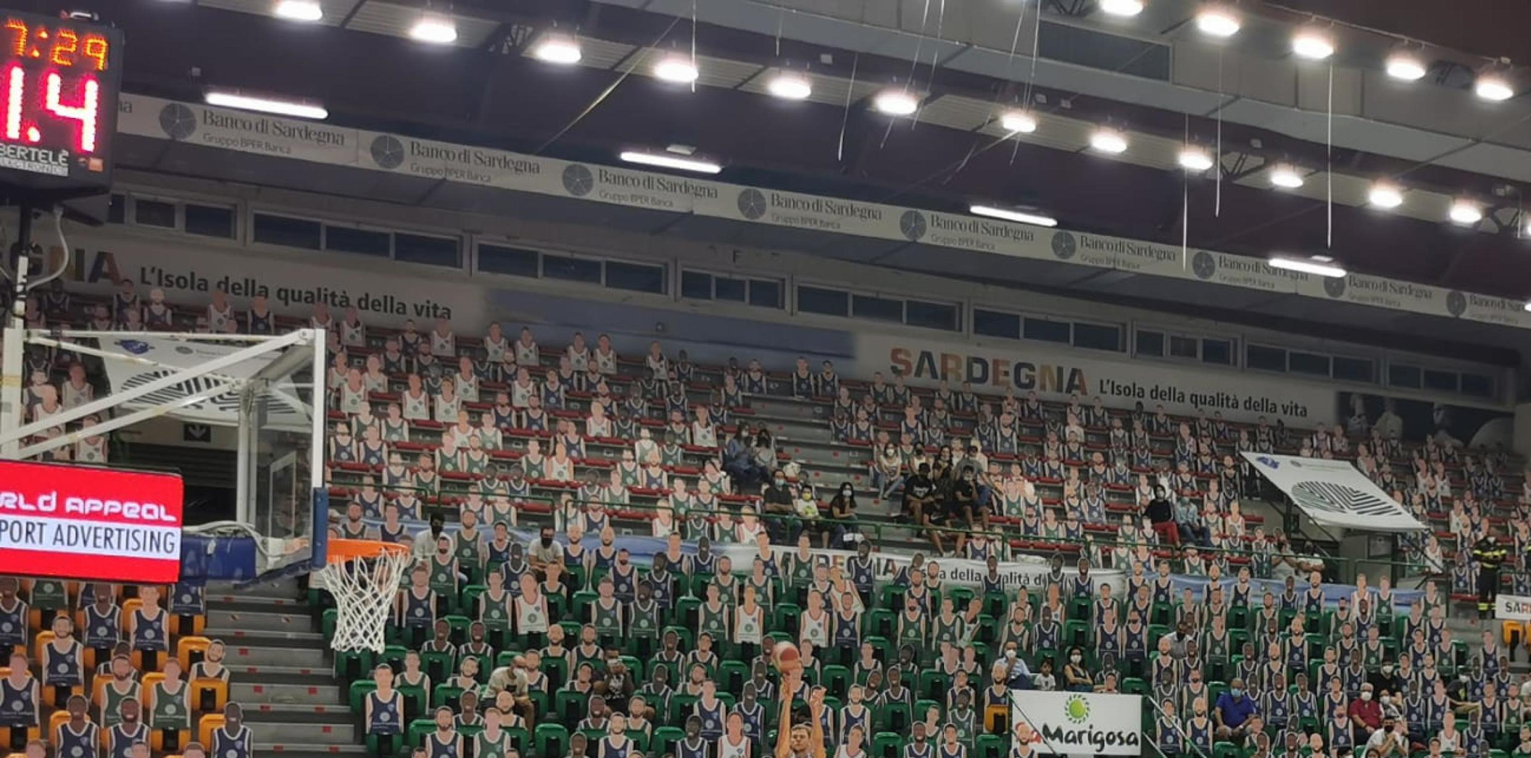 Basket: colpo della Dinamo che batte la capolista Brescia