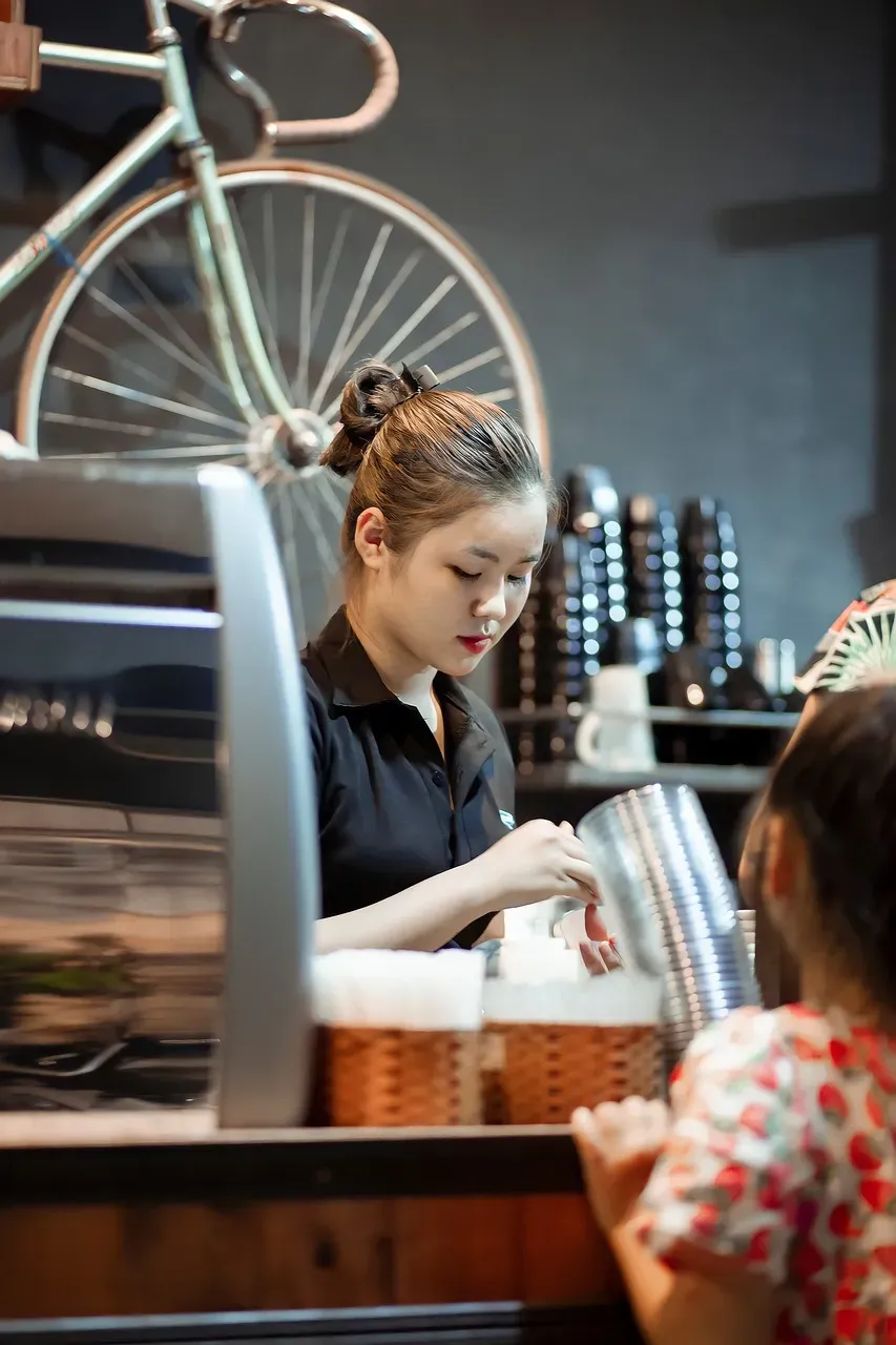 7 coffee shop behaviors baristas secretly can't stand