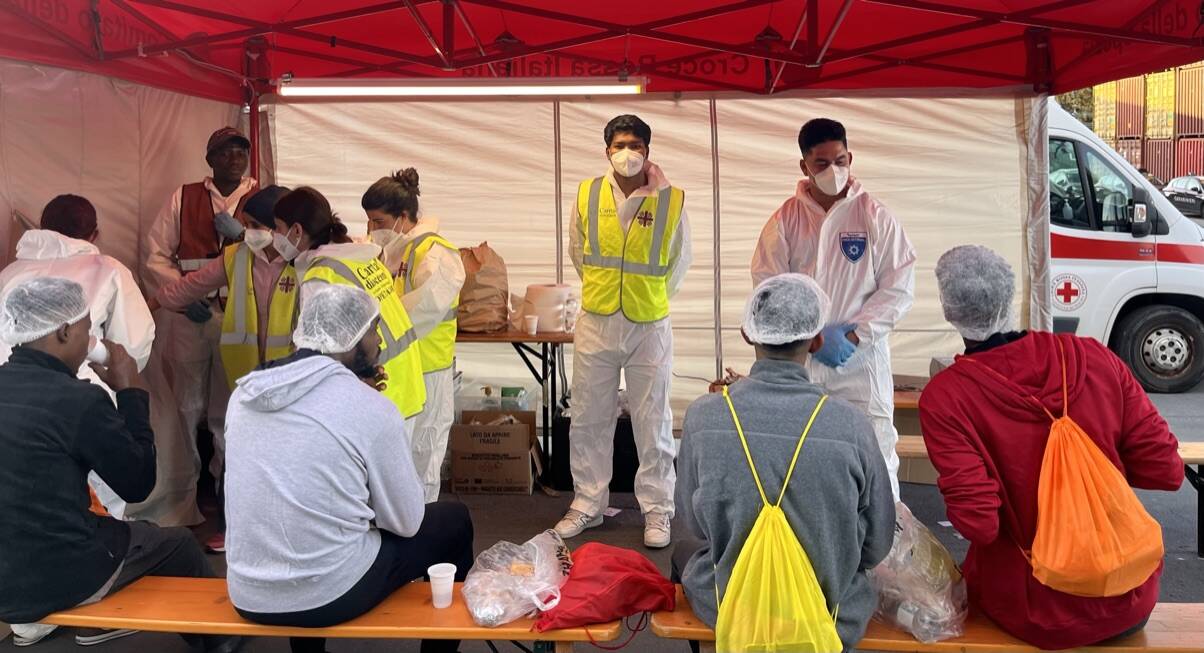 Caritas prepara l’accoglienza alla nave Solidaire, Don Palei: "Salvare ...