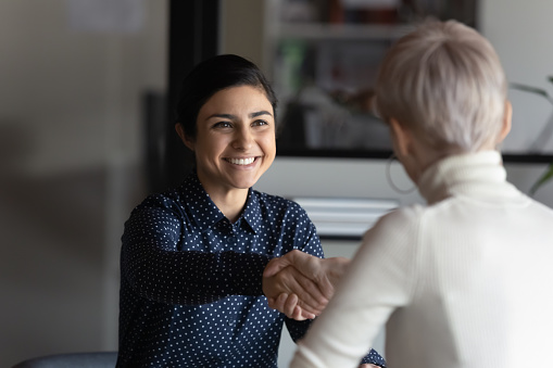 8 psychological tricks to make people like you more