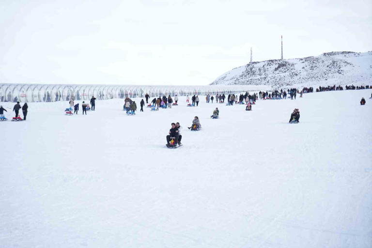 Kar keyfi Ketençimen Kayak Merkezi’nde yaşandı