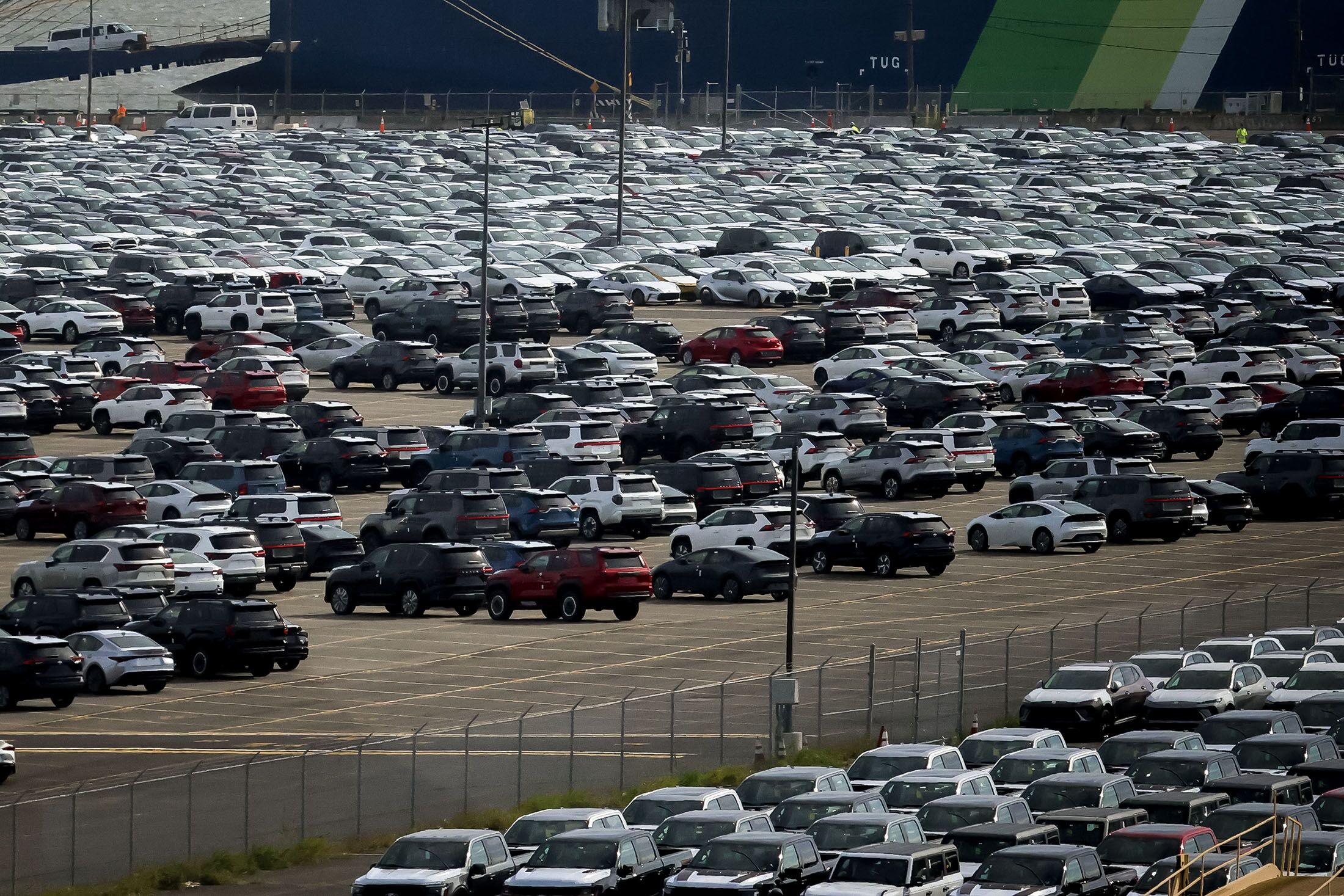 US auto sales poised to slip as middle-class buyers retreat