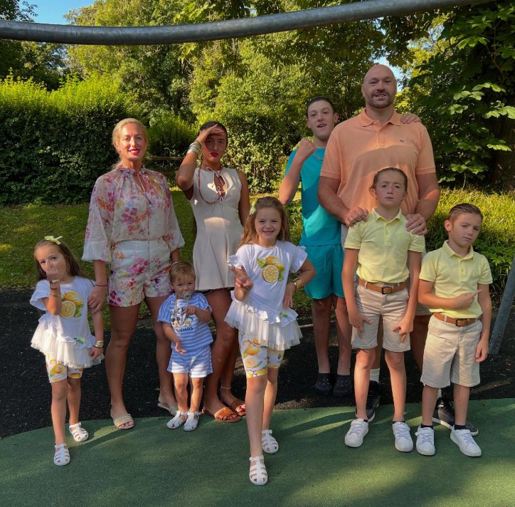 Tyson Fury's daughter Venezuela, 16, sets wedding date