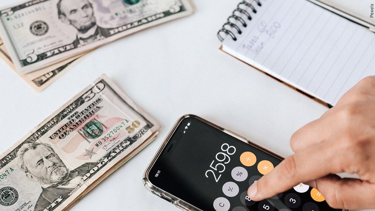 Financial experts share tips for New Year money resolutions