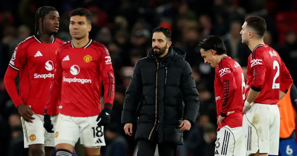 Elfogyott a türelem a Manchester Unitednél, kirúgták az edzőt