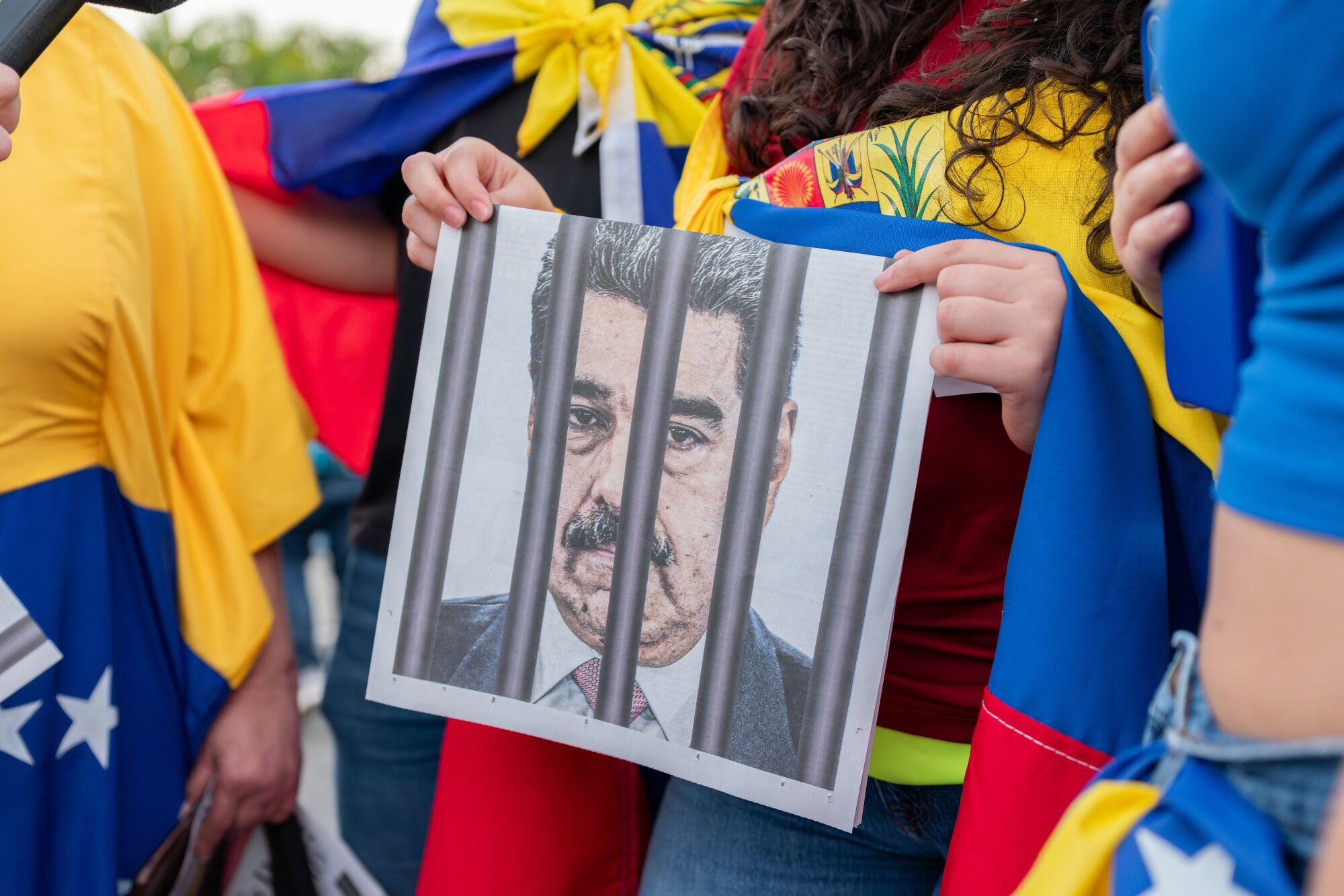 Switzerland freezes assets of Maduro and people close to him