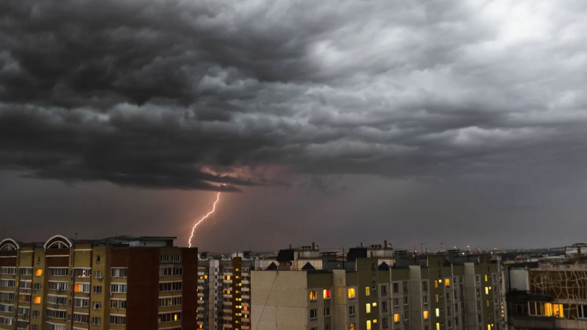 El cielo se partirá al medio y llegará la tormenta más temida con ...
