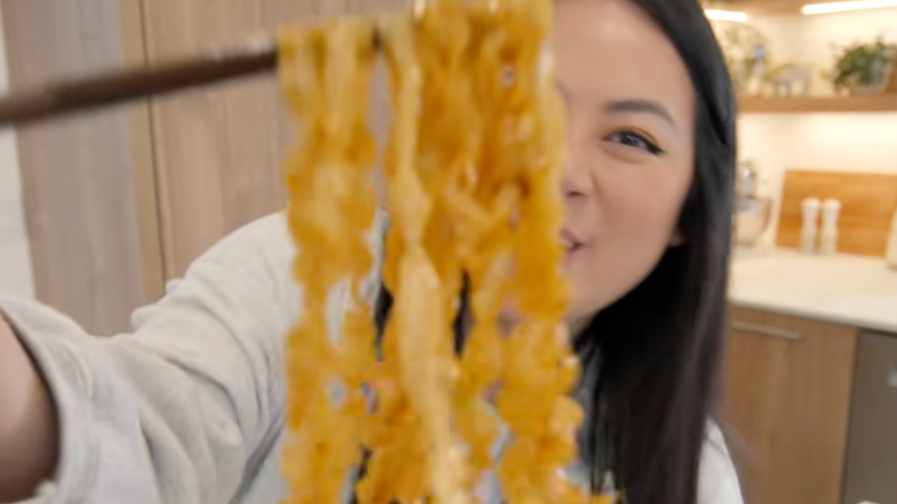 Quick + spicy garlic noodles for the best lunch