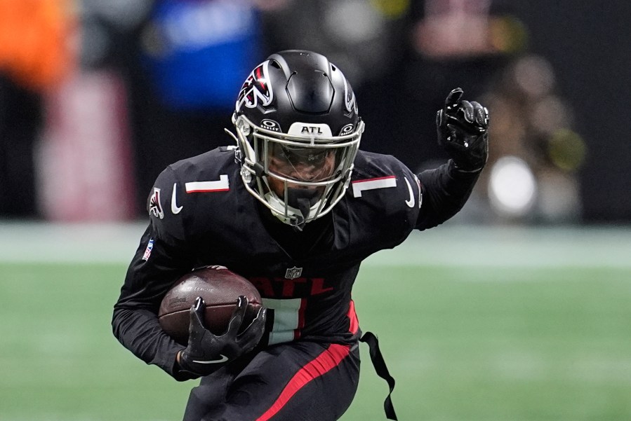 Falcons beat Saints 19-17, helping Panthers win the division title for ...