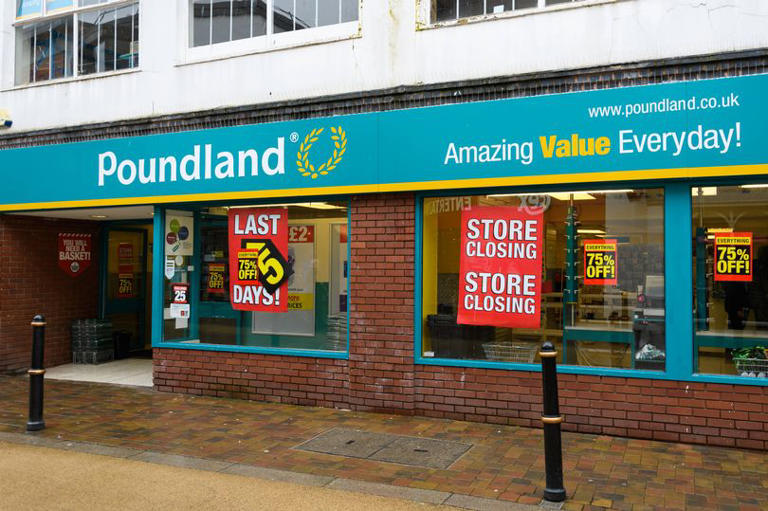 High street chain says 3 stores 'close today' with 12 going in January ...