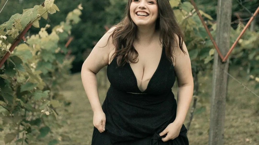 4 secrets curvy women use to handle dating app ghosting