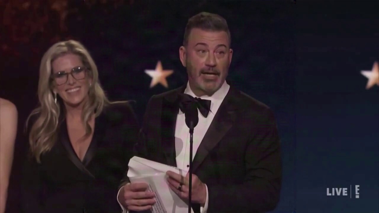 Kimmel thanks 'Donald Jennifer Trump' during acceptance speech for best ...