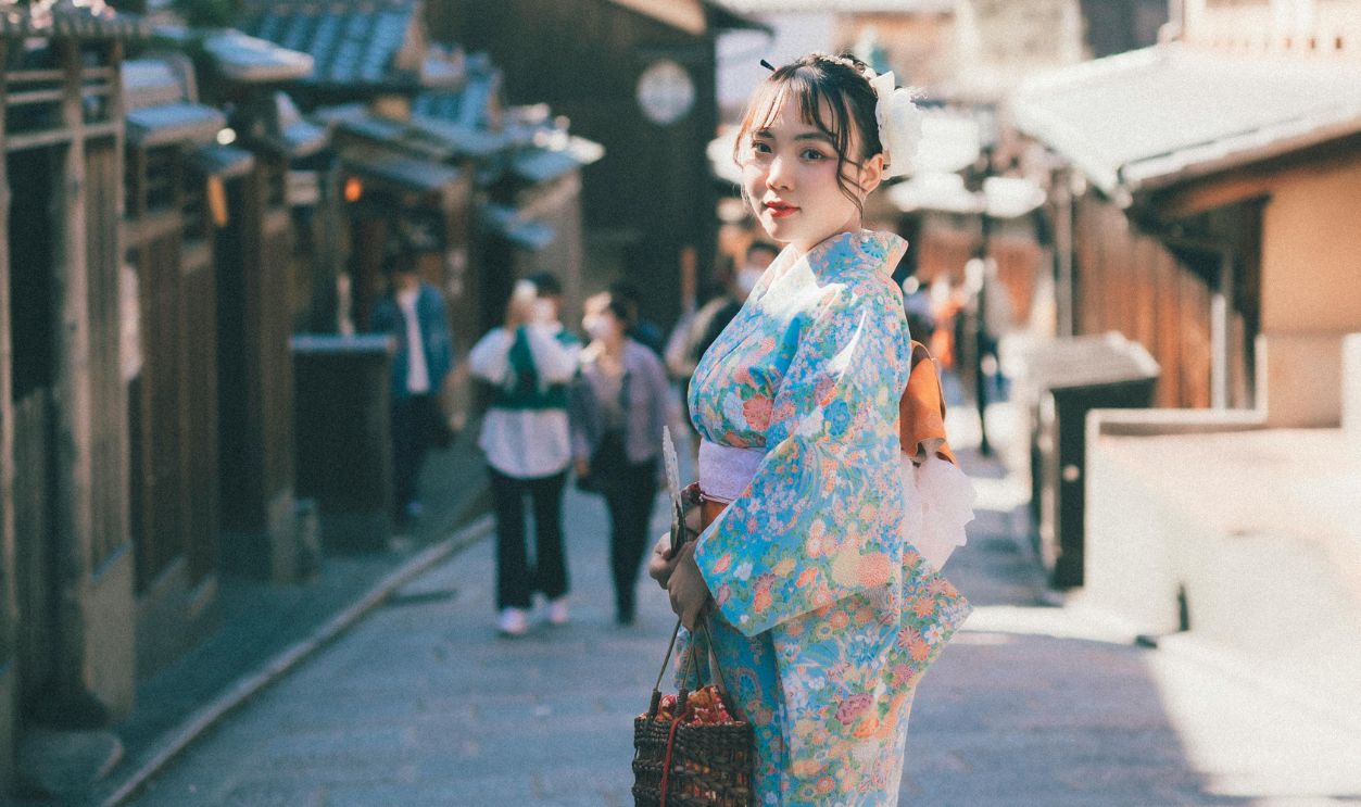 Every tourist who goes to Japan quickly understands why it's the most ...